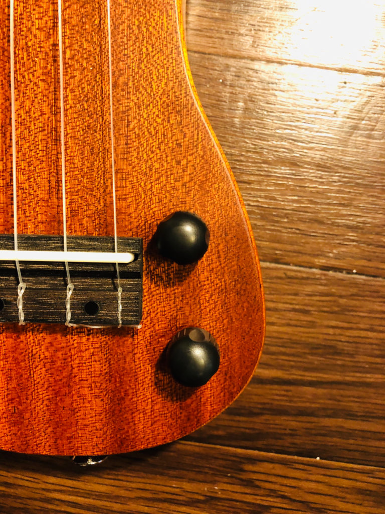 ピーナッツウクレレ？！おすすめのサイレント【BugsGear EleUke】レビュー - Tokyo Guitar Press